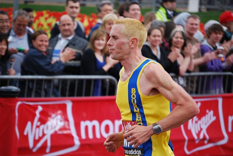 Steve Way, fumeur en surpoids, se transforme en marathonien de génie ...